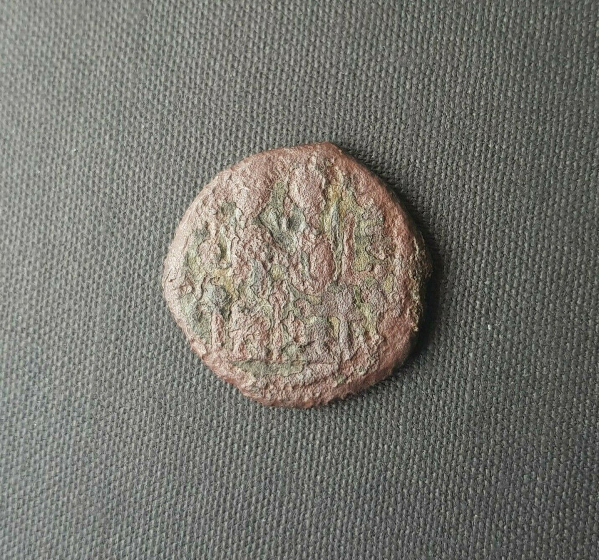 #g304# Byzantine 1/2 follis coin of Justin II from 565-578 AD – CCcoins ...